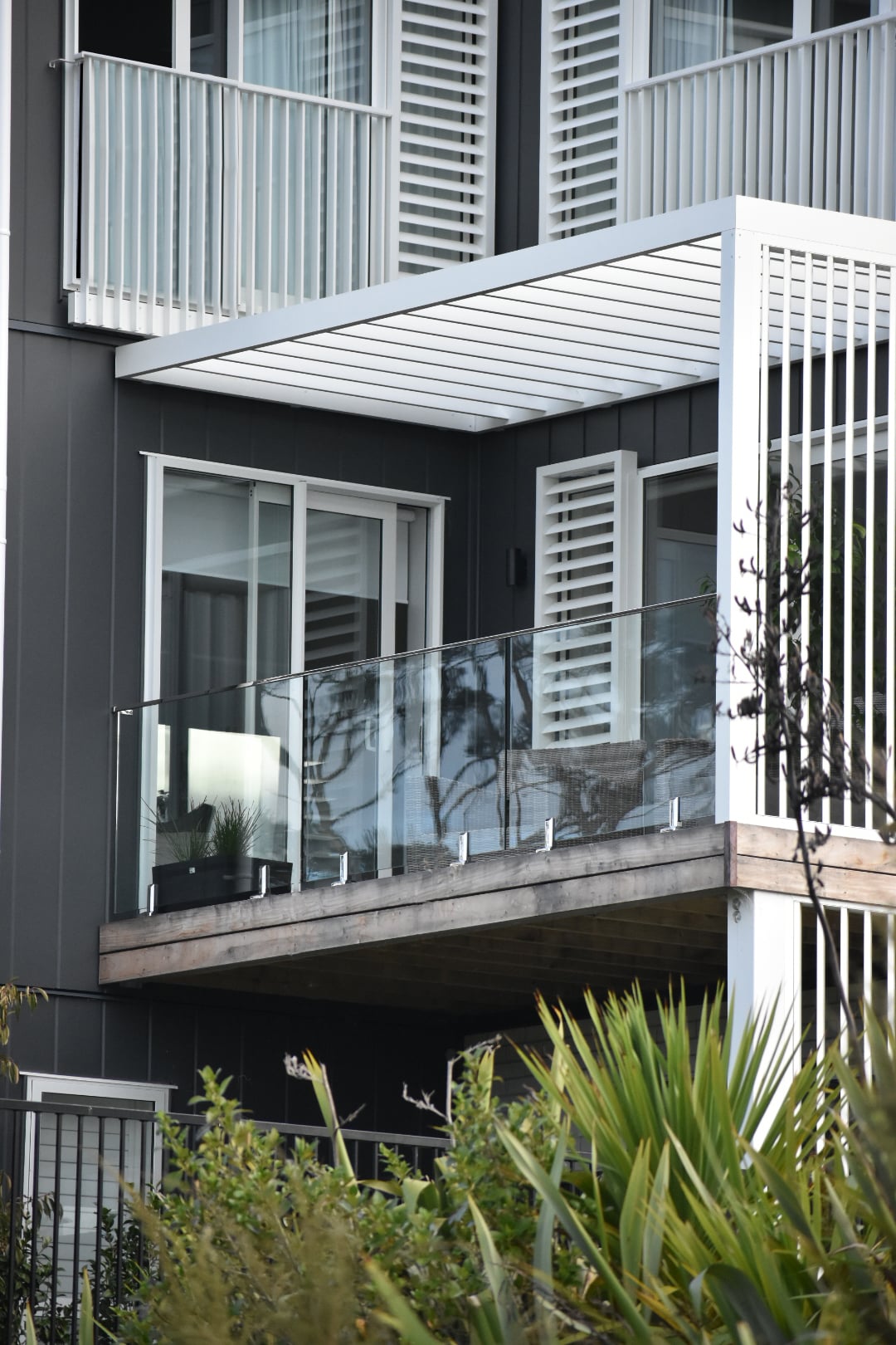 Round Mini Post Glass Balustrade in Auckland, NZ